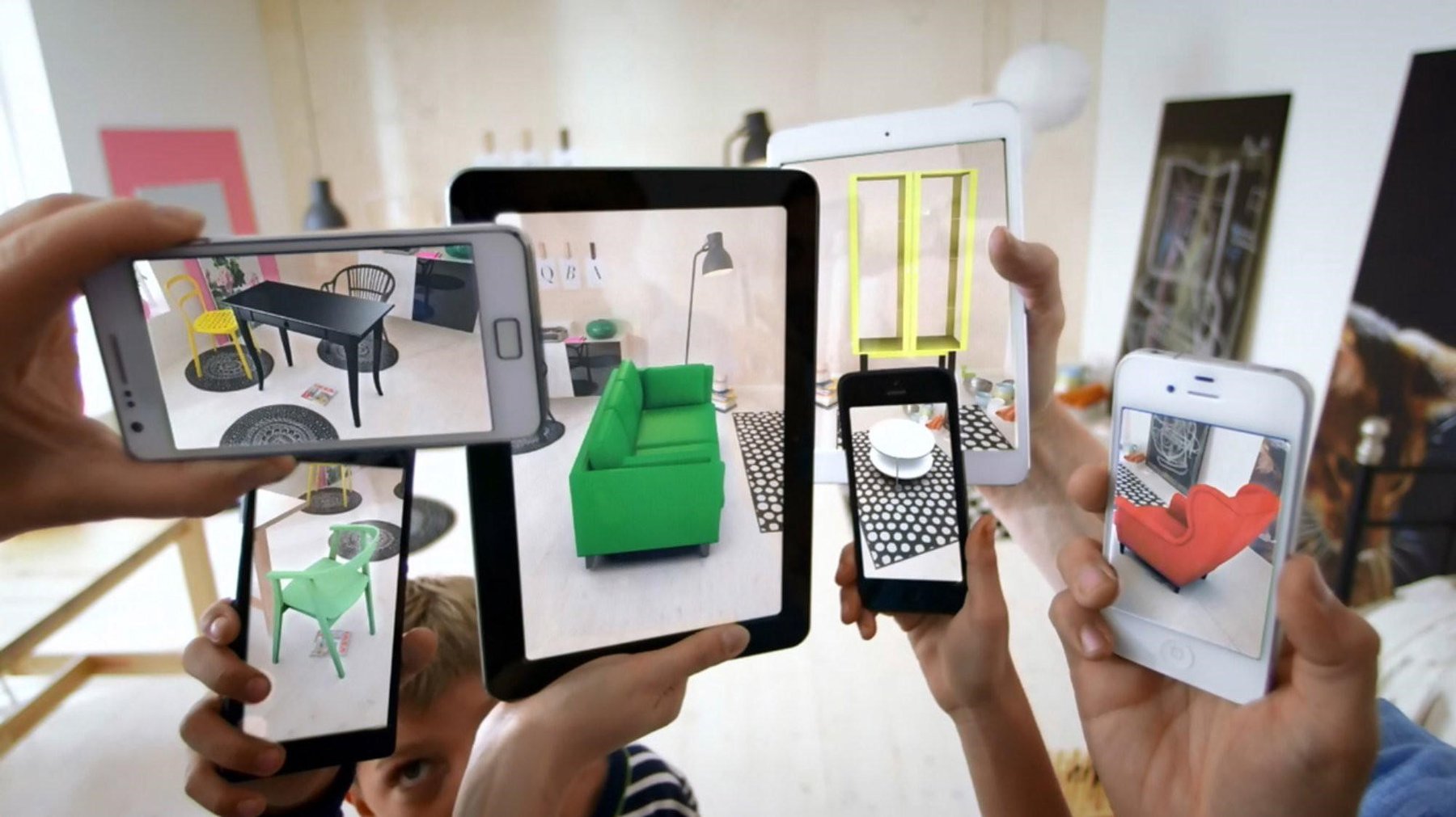 4 Ways To Integrate Augmented Reality Into the eCommerce Experience